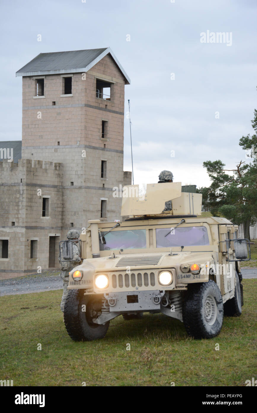 U.S. Soldiers, assigned to 2nd Platoon, 554th Military Police Co ...