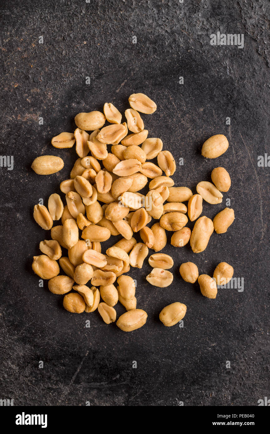 Roasted peanuts hi-res stock photography and images - Alamy