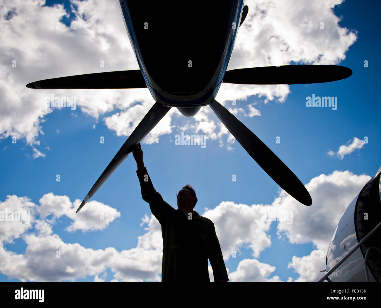 Senior Master Sgt. Bill Bethke, 711th Special Operations Squadron ...