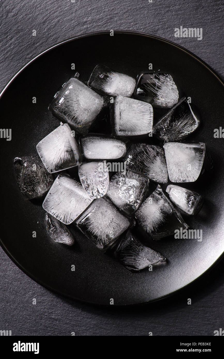 Ice cubes melting hi-res stock photography and images - Alamy