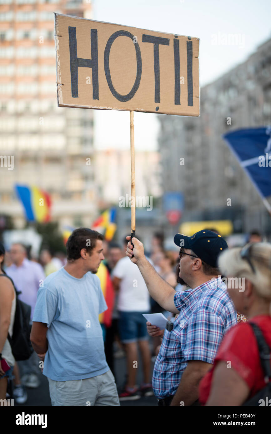 Displaying sign hi-res stock photography and images - Alamy