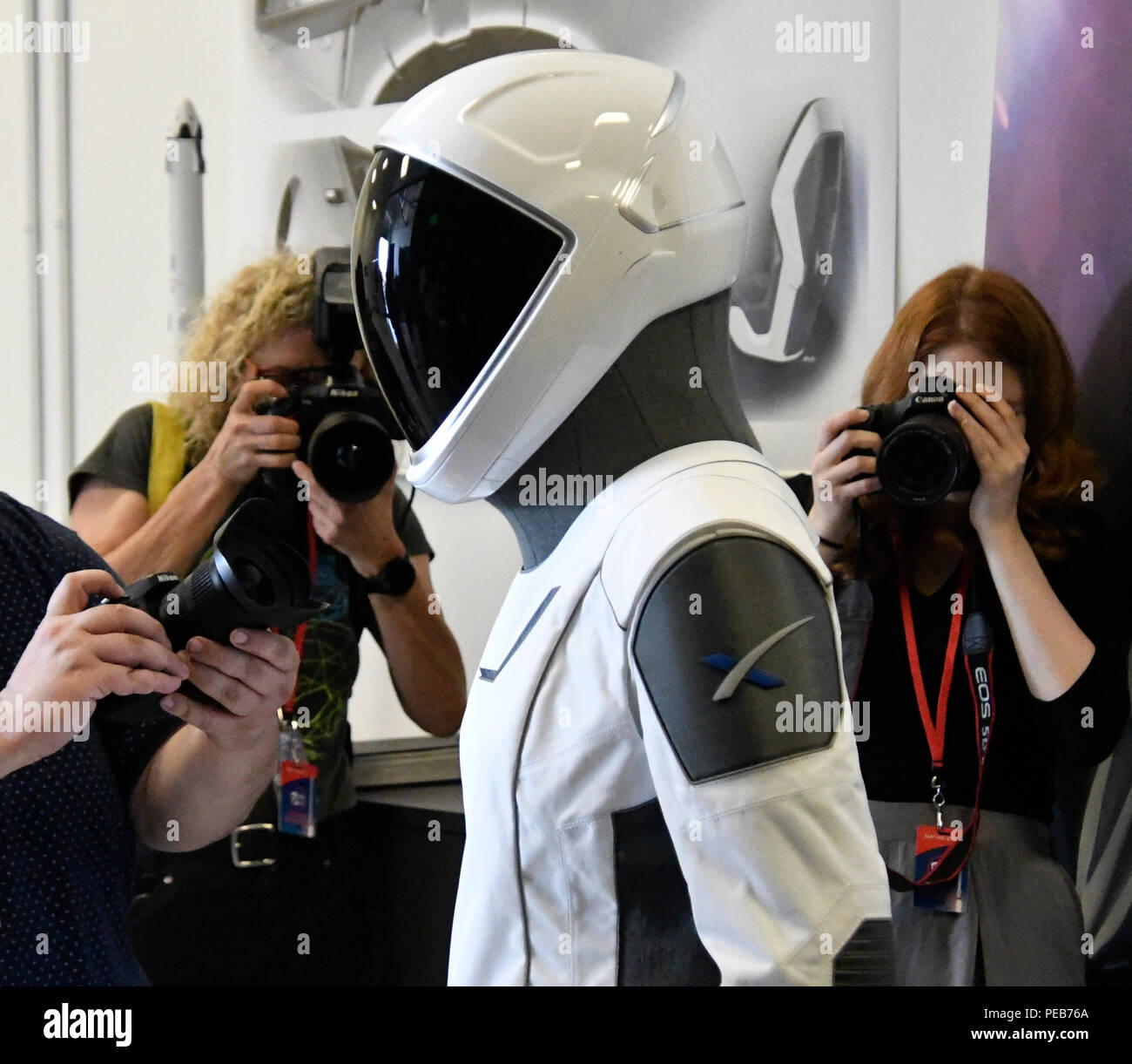 Spacex engineers hi-res stock photography and images - Alamy