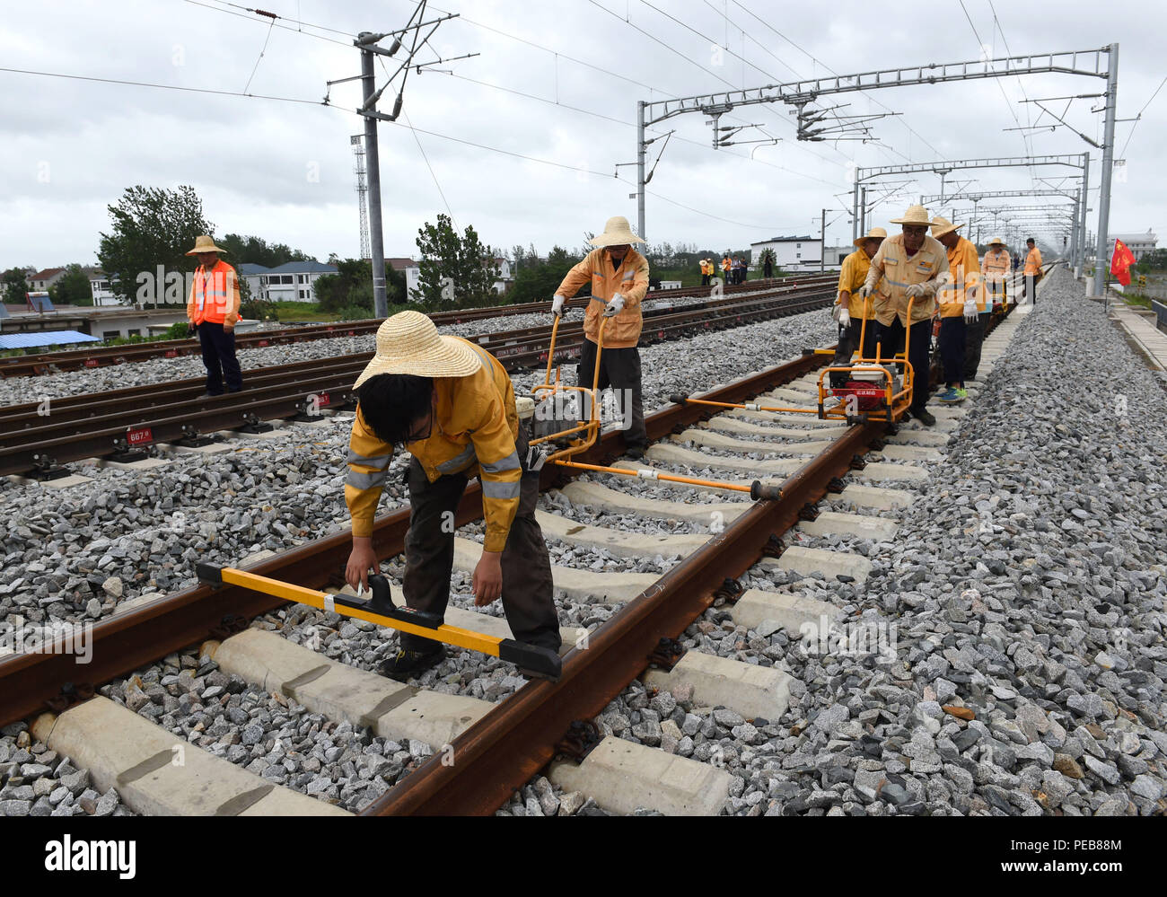 Rail gauge hi-res stock photography and images - Alamy