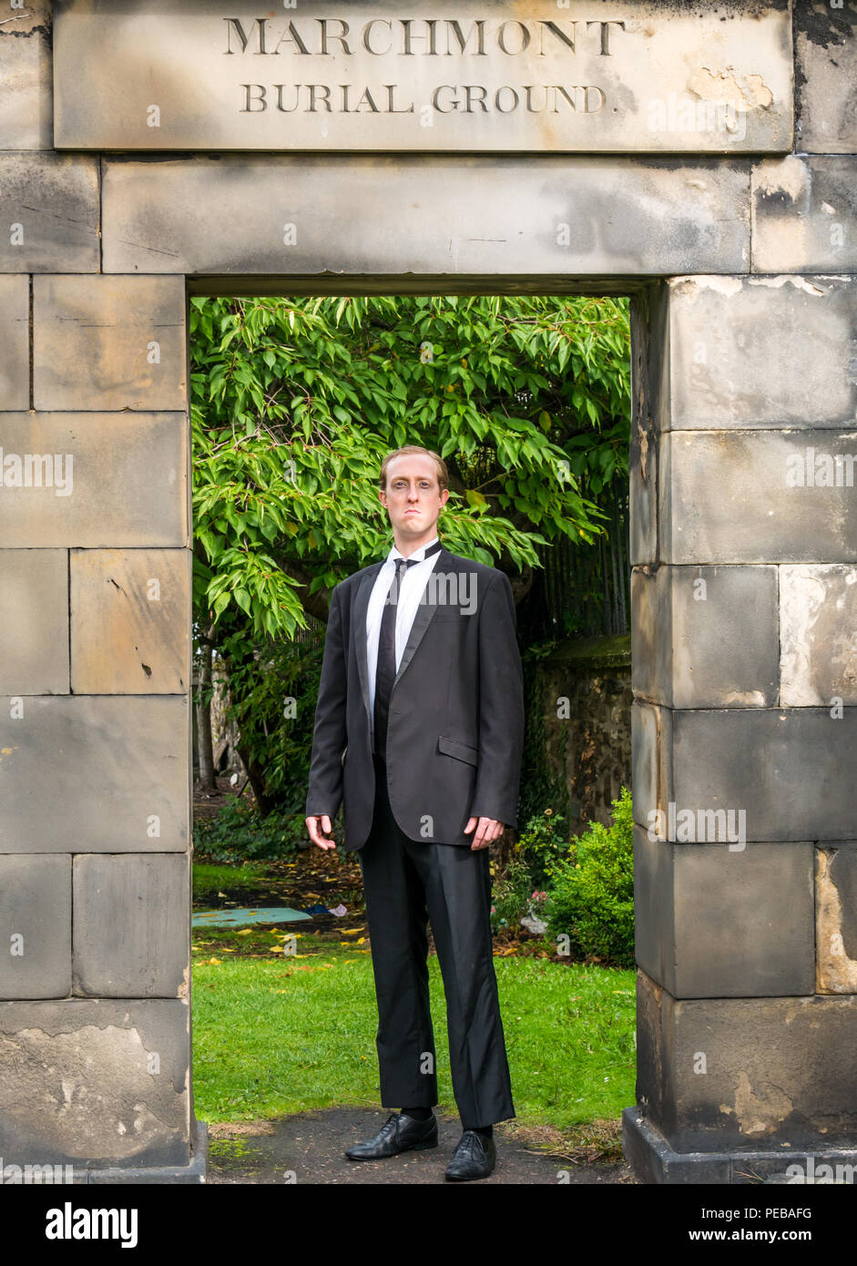 Lovecraft grave hi-res stock photography and images - Alamy