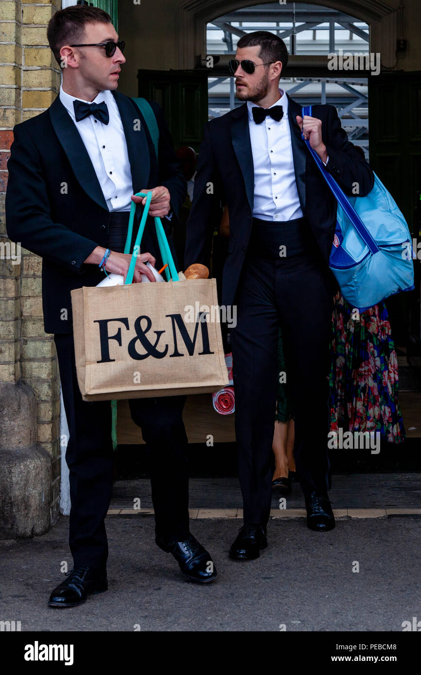 Lewes, UK. 14th August 2018. Young opera fans arrive in Lewes, Sussex ...