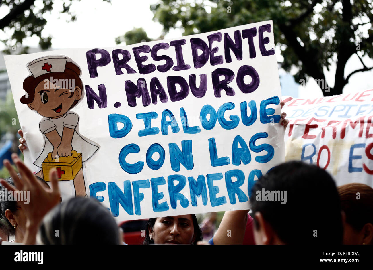 4 enfermeras hi-res stock photography and images - Alamy