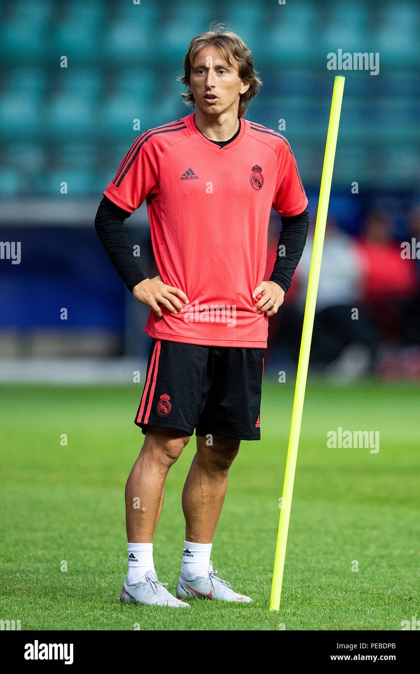 Luka modric training hi-res stock photography and images - Alamy