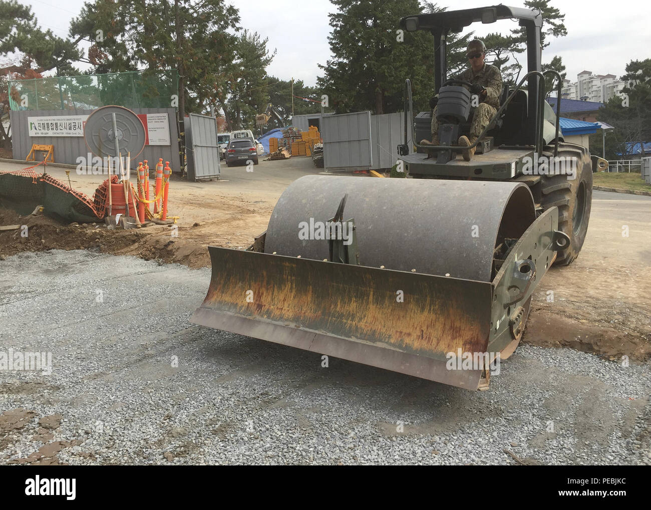 151121-N-GU966-001 CHINHAE, Republic of Korea (Nov. 21, 2015) Equipment ...