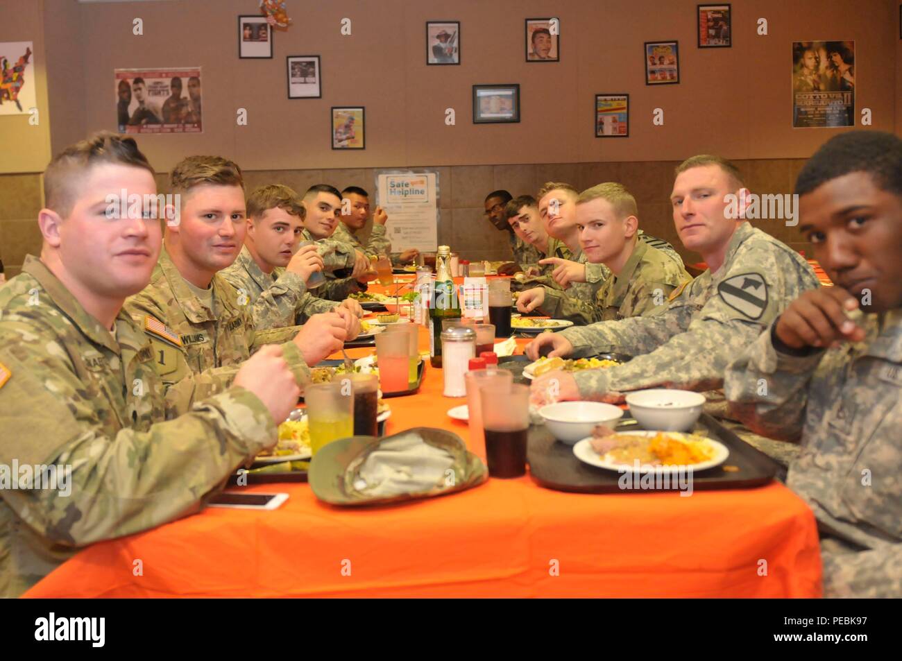 Operation iraqi freedom dining facility hi-res stock photography and ...