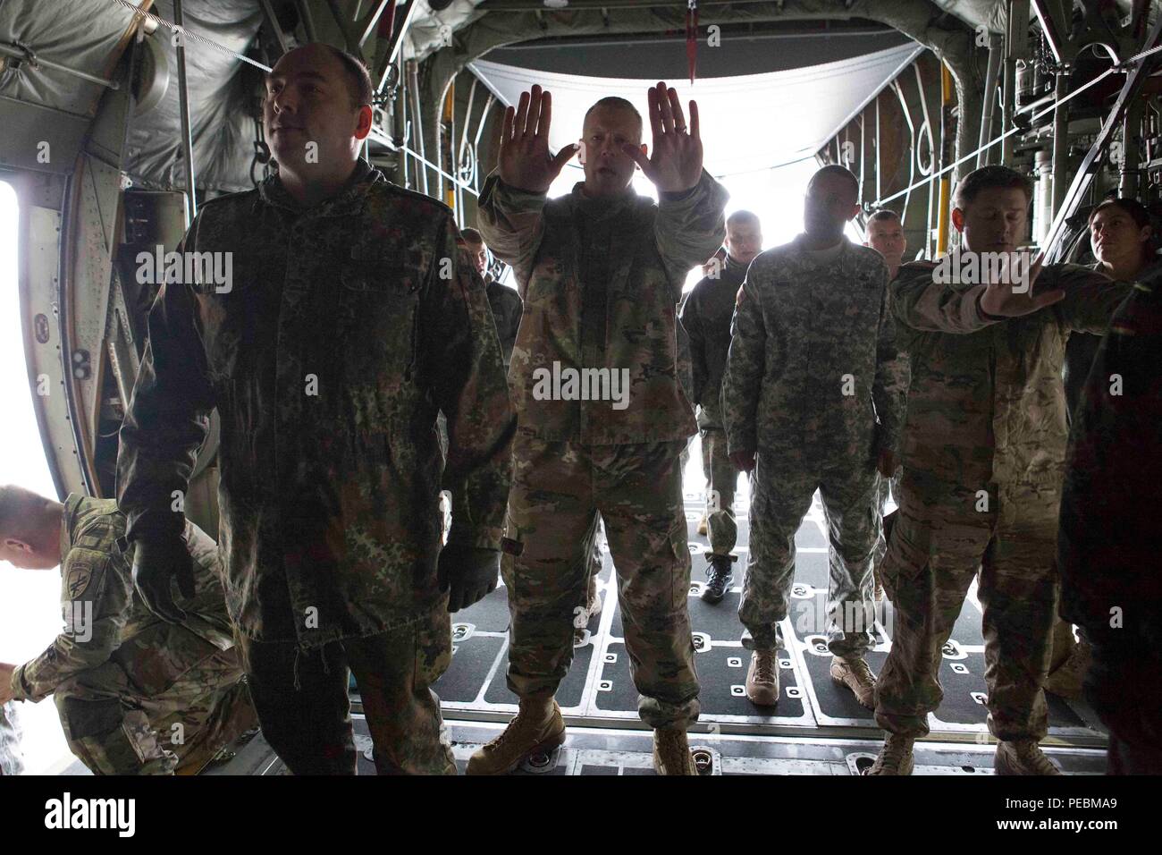 Mc6 parachute hi-res stock photography and images - Alamy