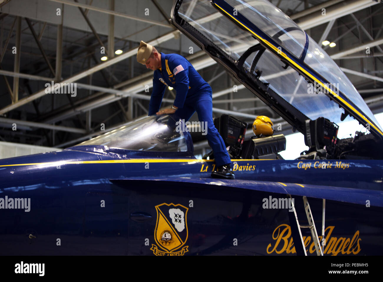 Blue angels cockpit hi-res stock photography and images - Alamy