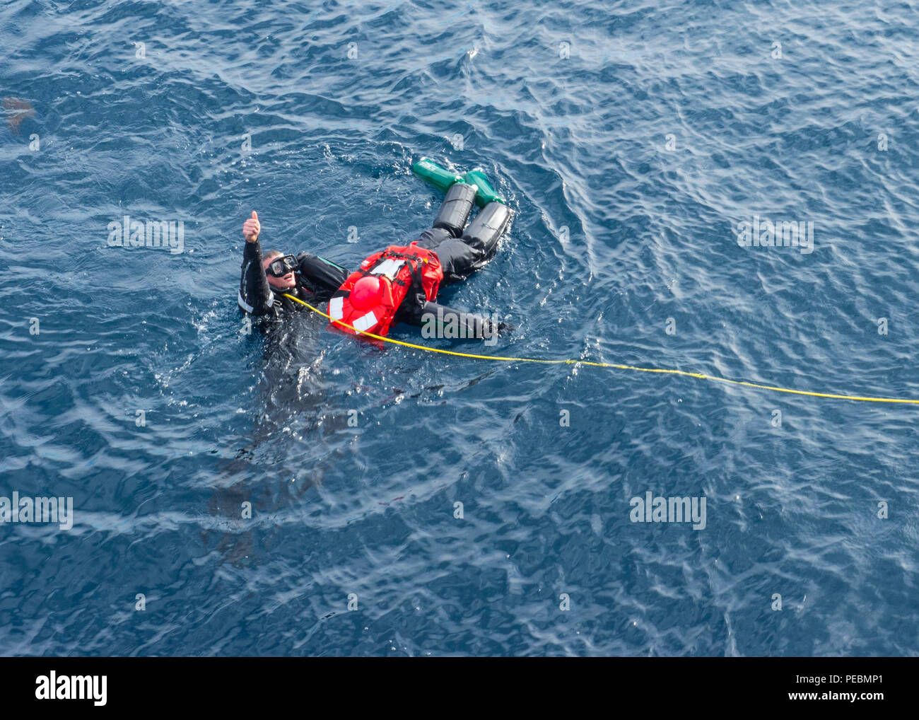 151203-N-GW139-166 PACIFIC OCEAN (Dec. 3, 2015) - Search and rescue ...