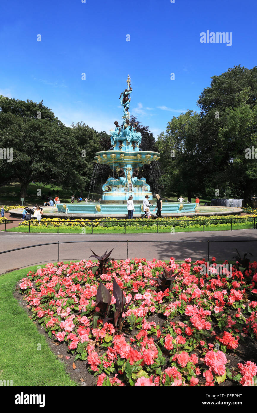 Ross fountain in west princes street gardens hi-res stock photography ...
