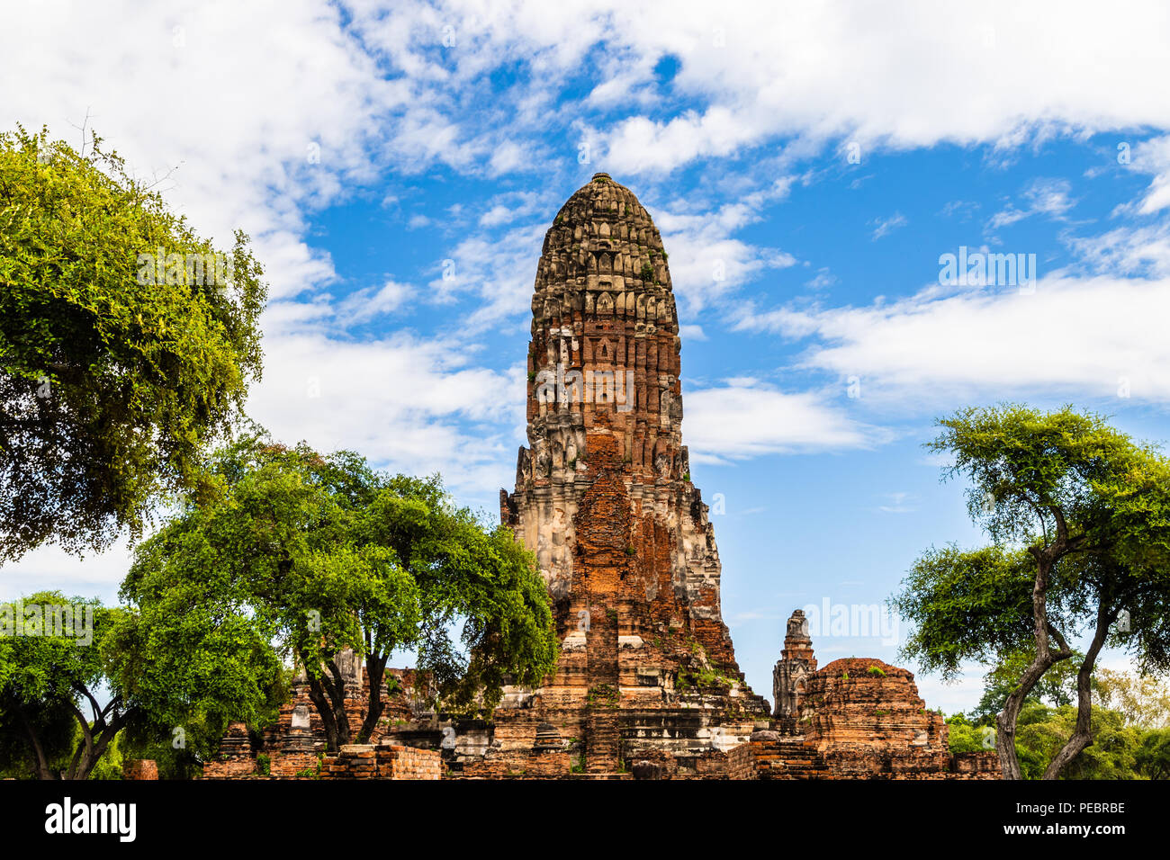 The central tower (prang) of an ancient Siamese temple (wat phra ram ...