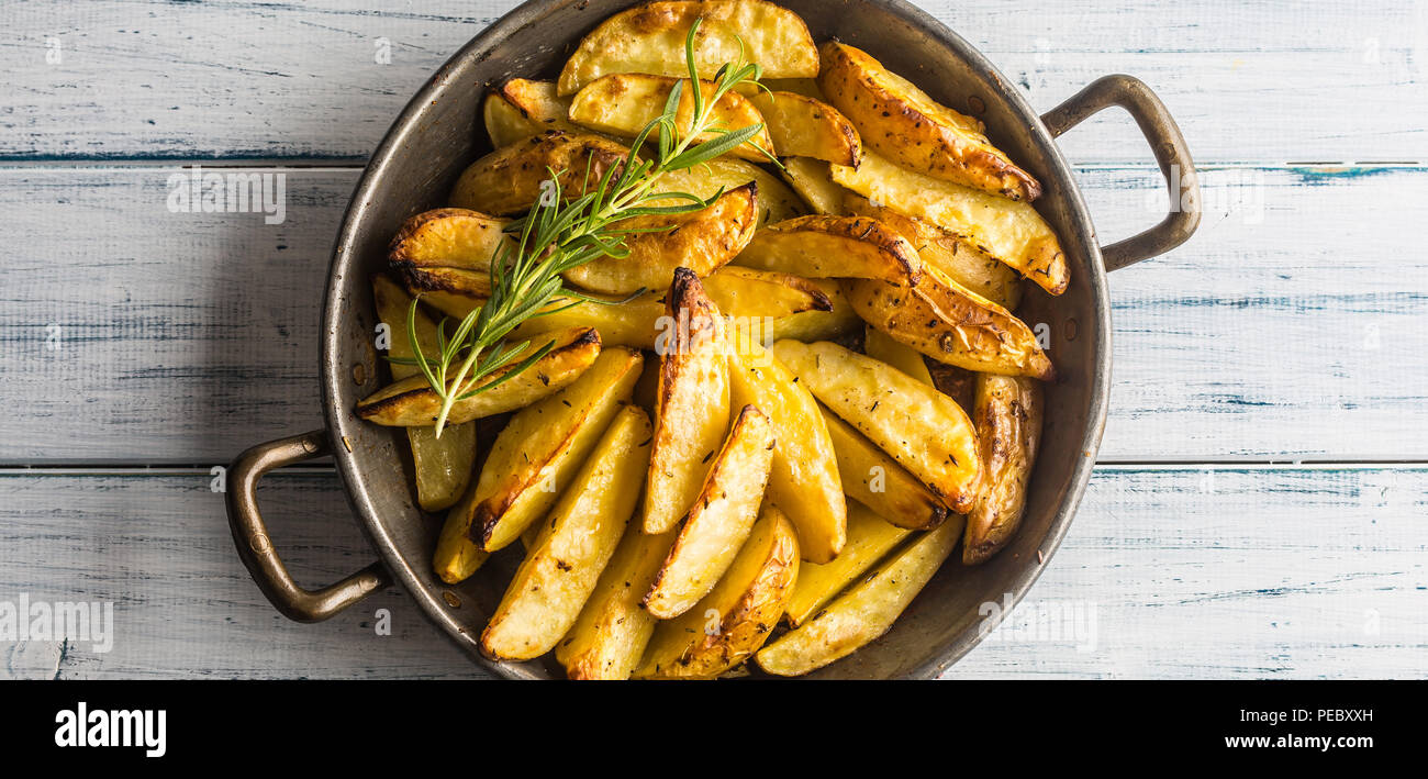 Roasted potatoes in frying hi-res stock photography and images - Alamy