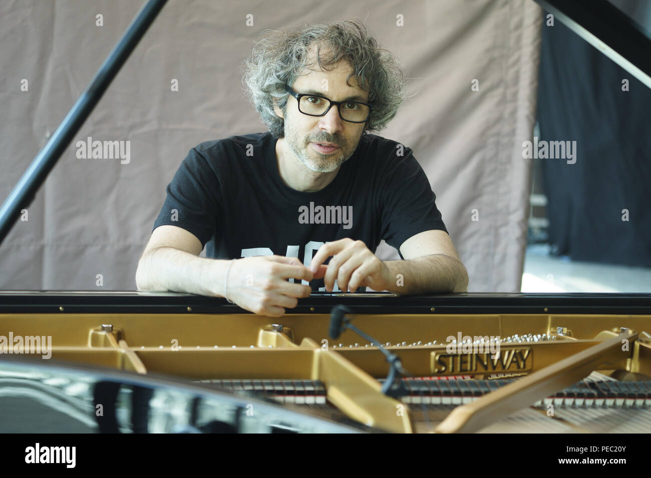 James rhodes pianist hi-res stock photography and images - Alamy