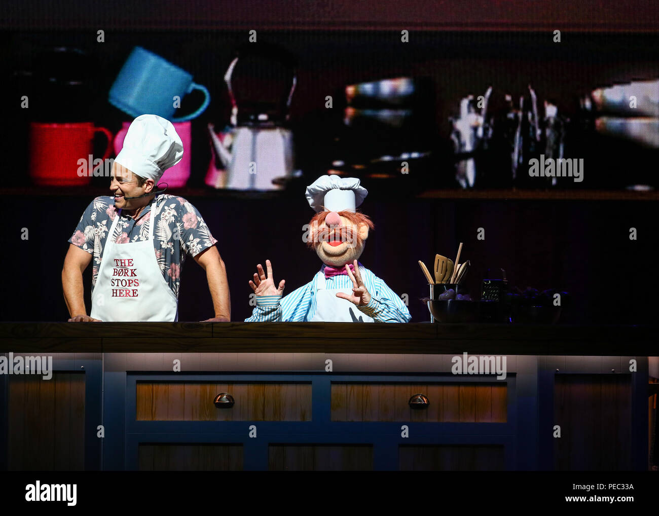 Swedish chef muppets hi-res stock photography and images - Alamy