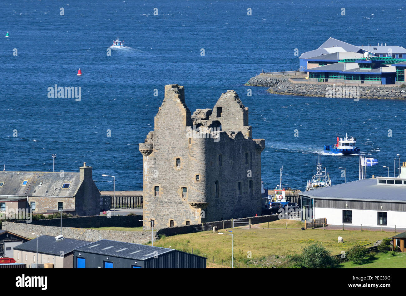 Scalloway harbor and Castle, Scalloway, Mainland, Shetland Islands ...