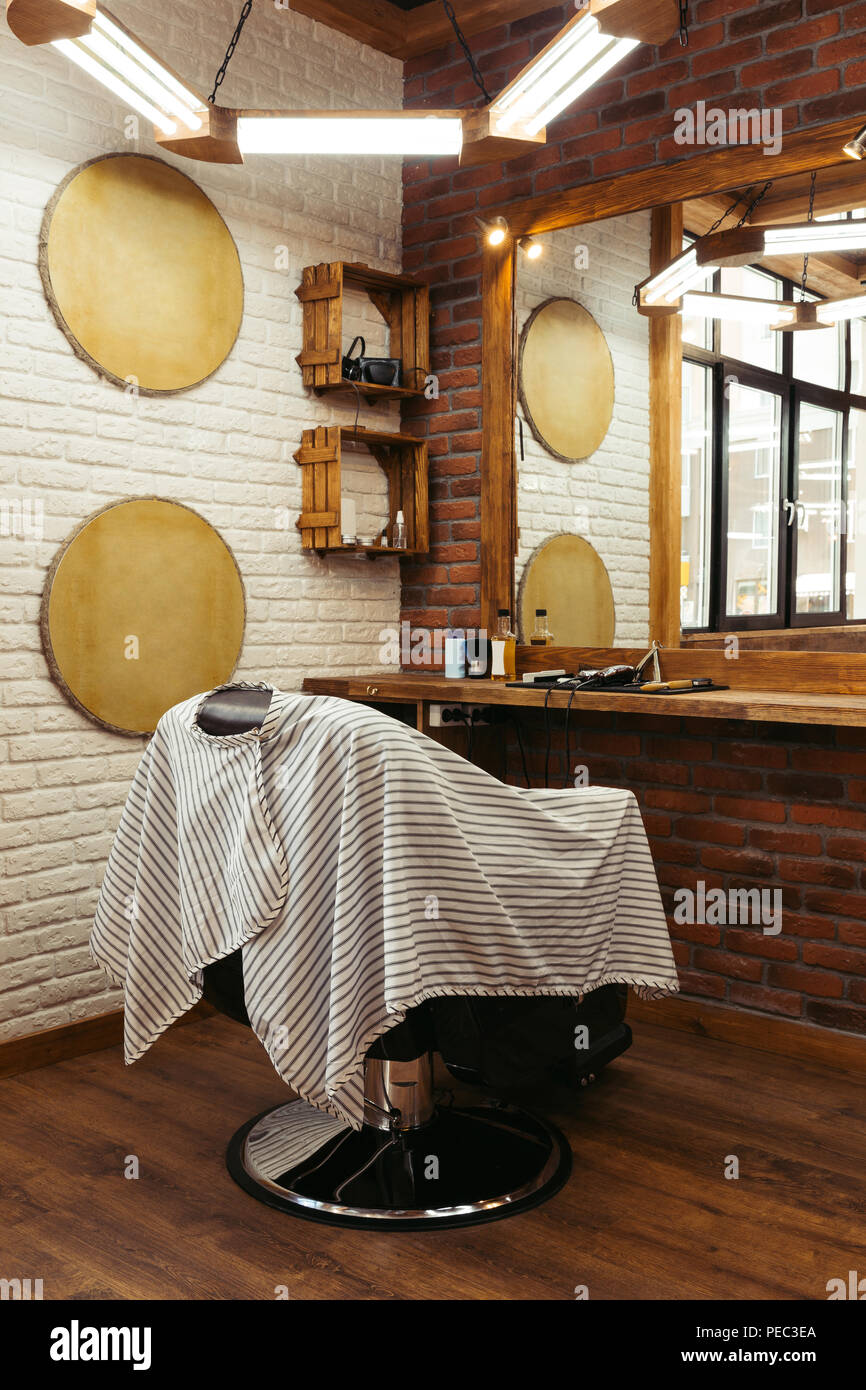 Barbershop interior hi-res stock photography and images - Alamy