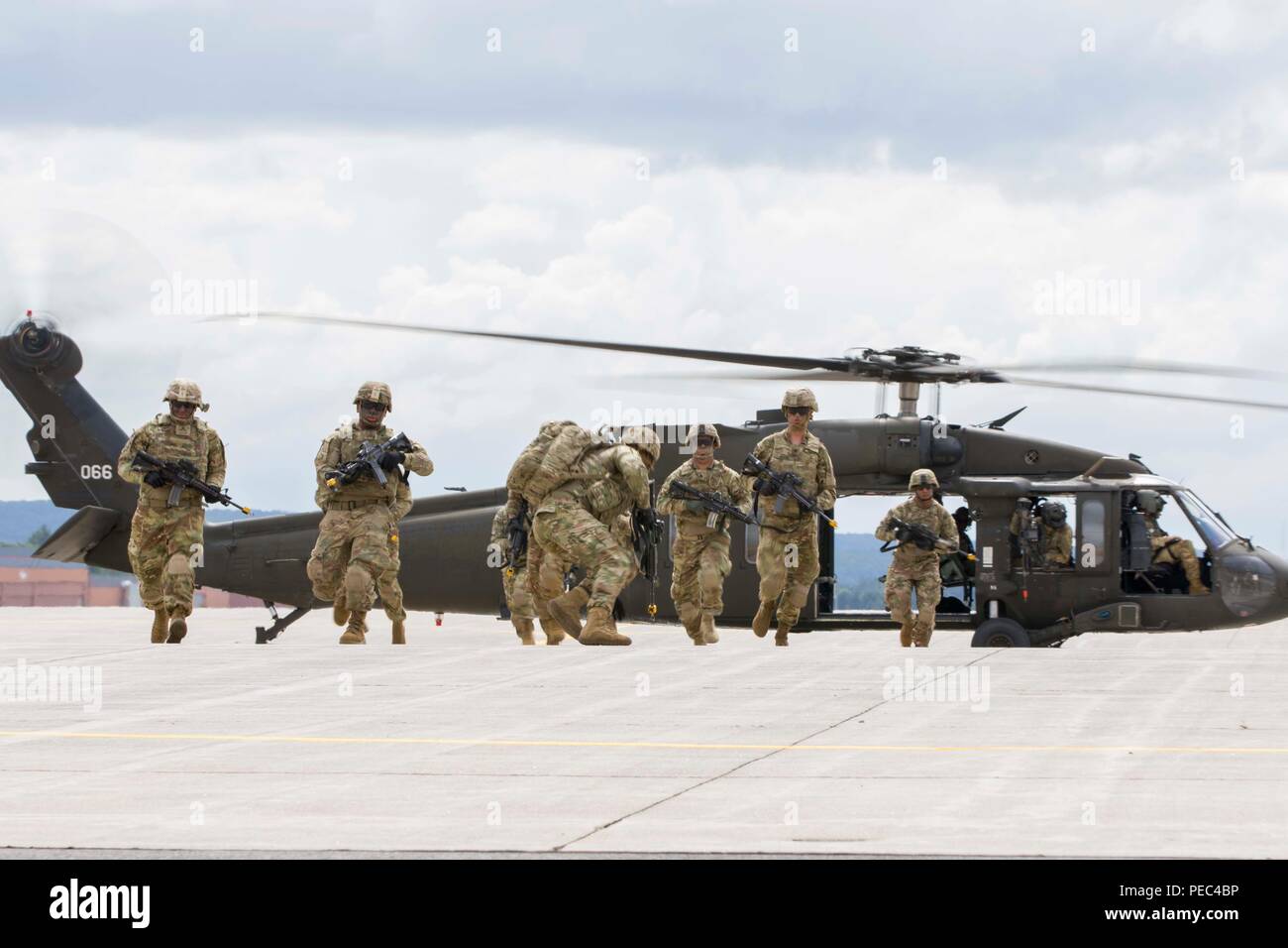 Us army soldiers 10th mountain hi-res stock photography and images - Alamy