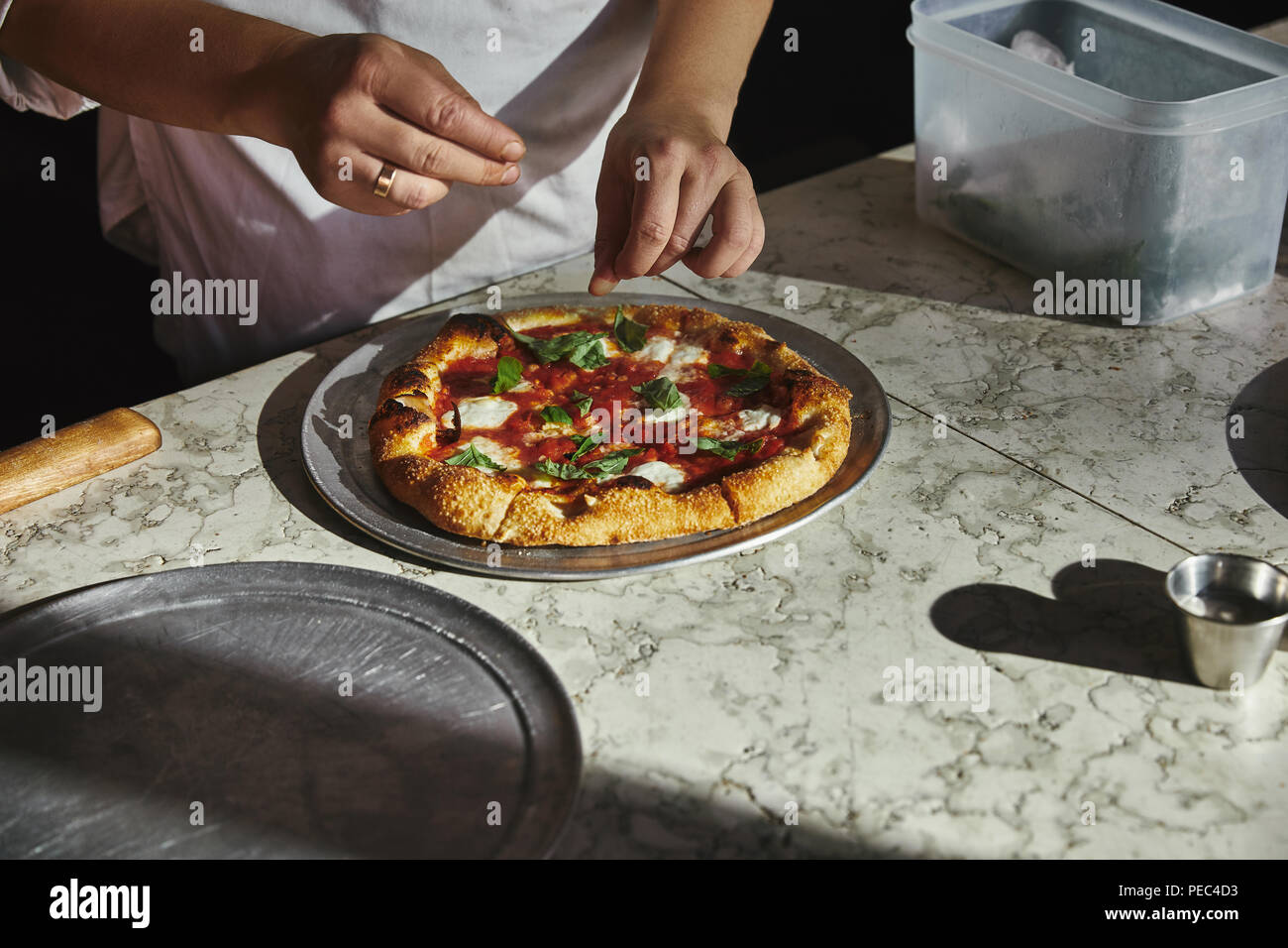 Spilling food restaurant hi-res stock photography and images - Alamy