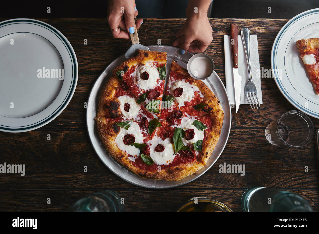 Pizza serving server table hi-res stock photography and images - Alamy