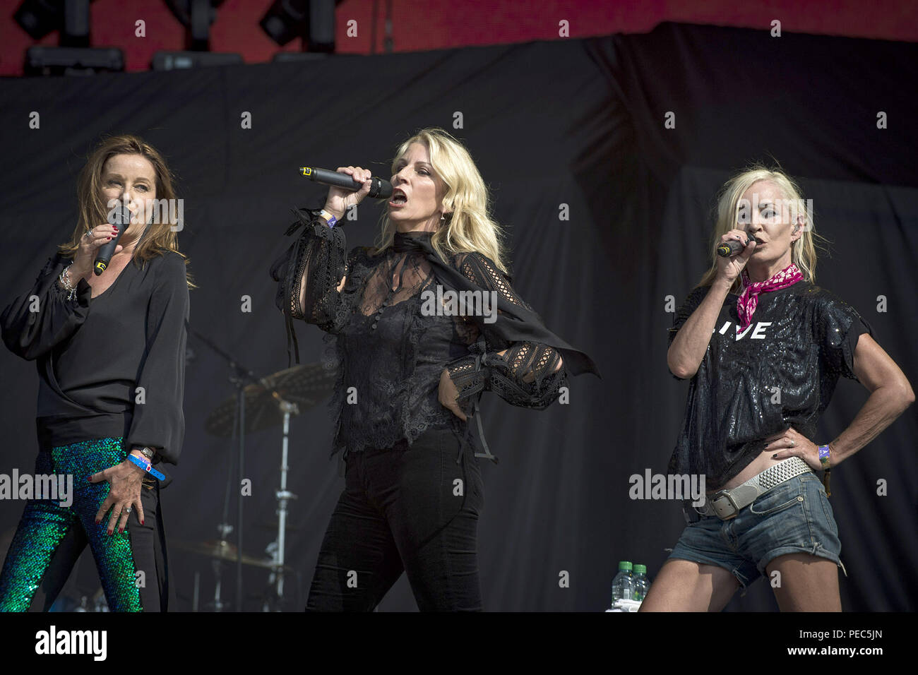 Keren woodward sara dallin bananarama hi-res stock photography and ...