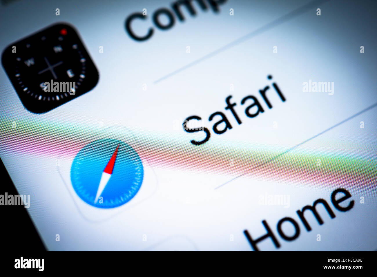 Apple safari web browser hi-res stock photography and images - Alamy