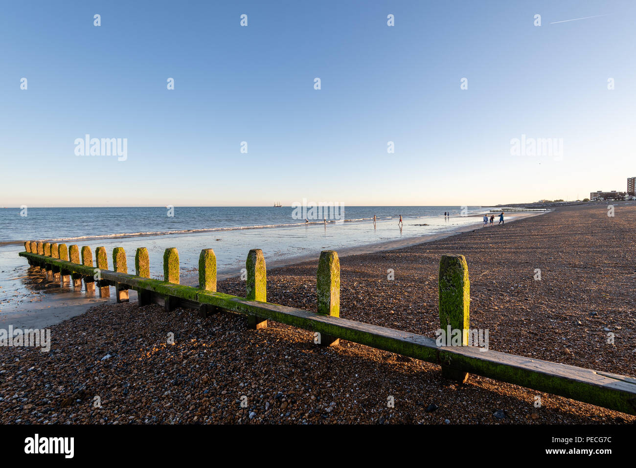 Lancing beach sussex hi-res stock photography and images - Alamy