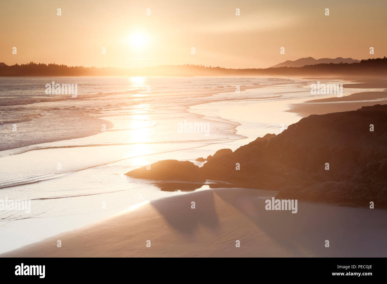 Beaches sunset hi-res stock photography and images - Alamy