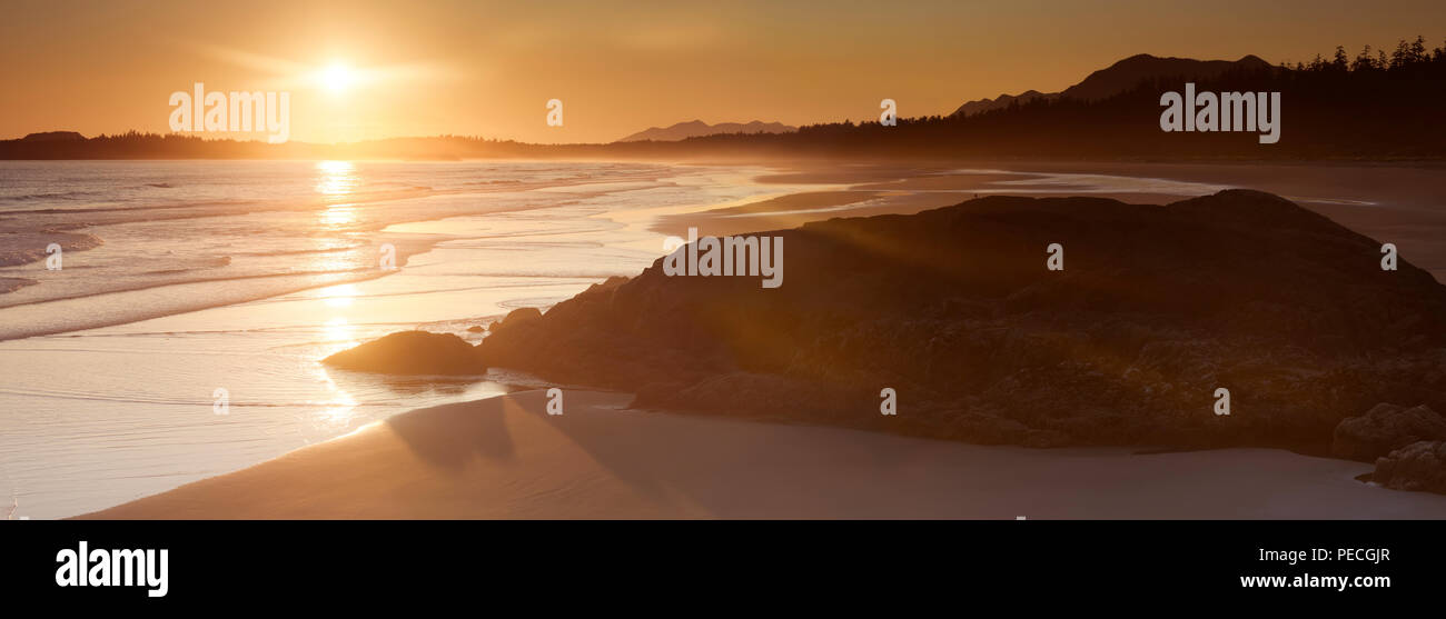 Beaches sunset hi-res stock photography and images - Alamy