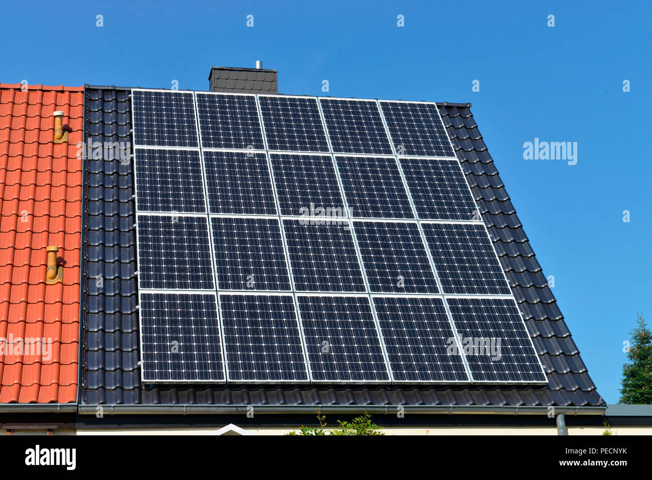 Wohnhaus Solardach, Marzahn-Hellersdorf, Berlin, Deutschland Stock ...