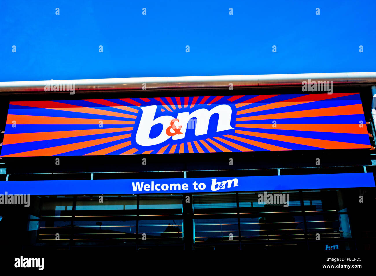 Bromley retail park hi-res stock photography and images - Alamy