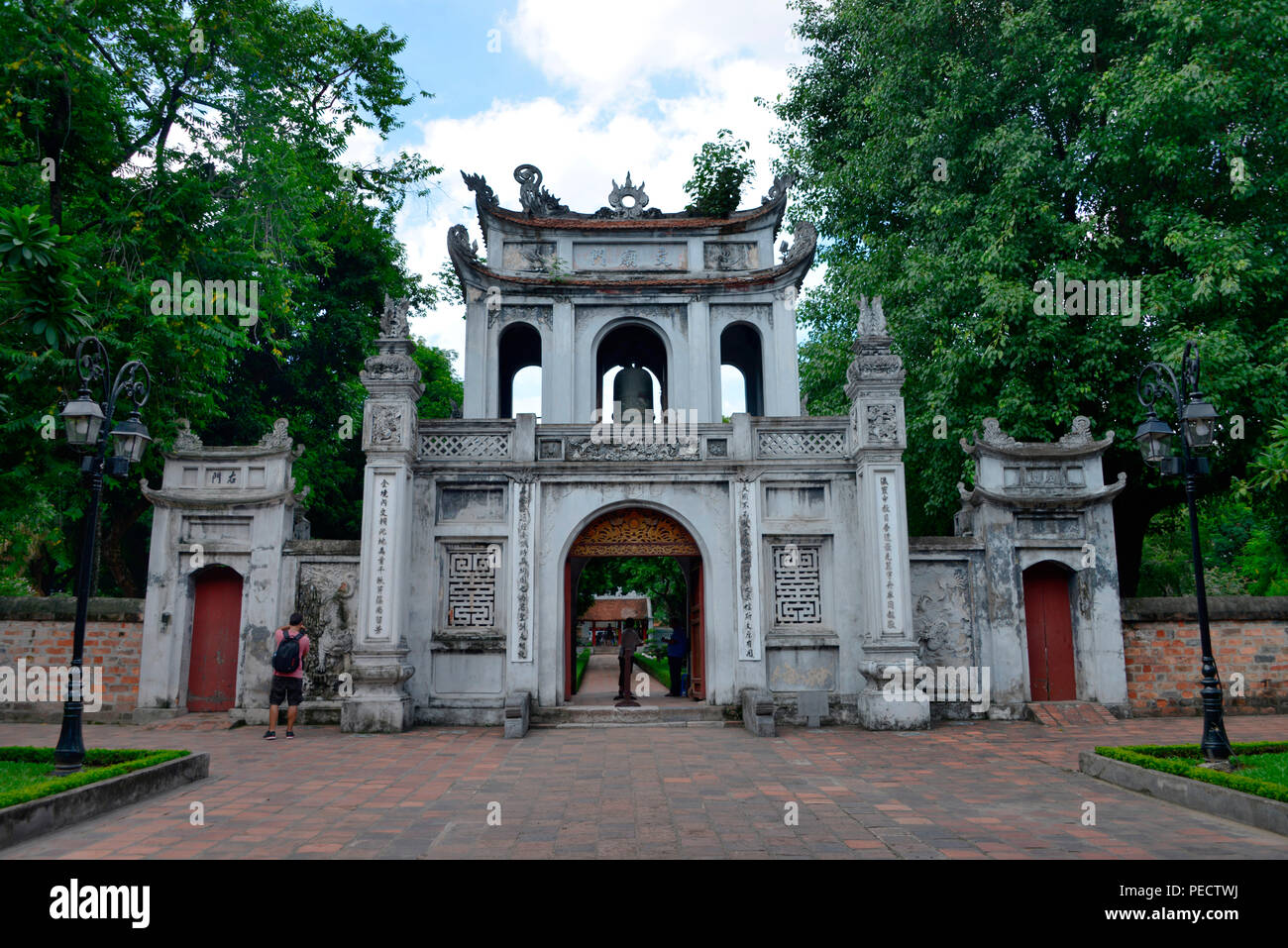 Van mieu gate hi-res stock photography and images - Alamy