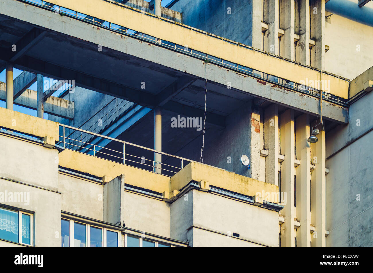Decorative structural elements on the roof of a multi-storey building ...