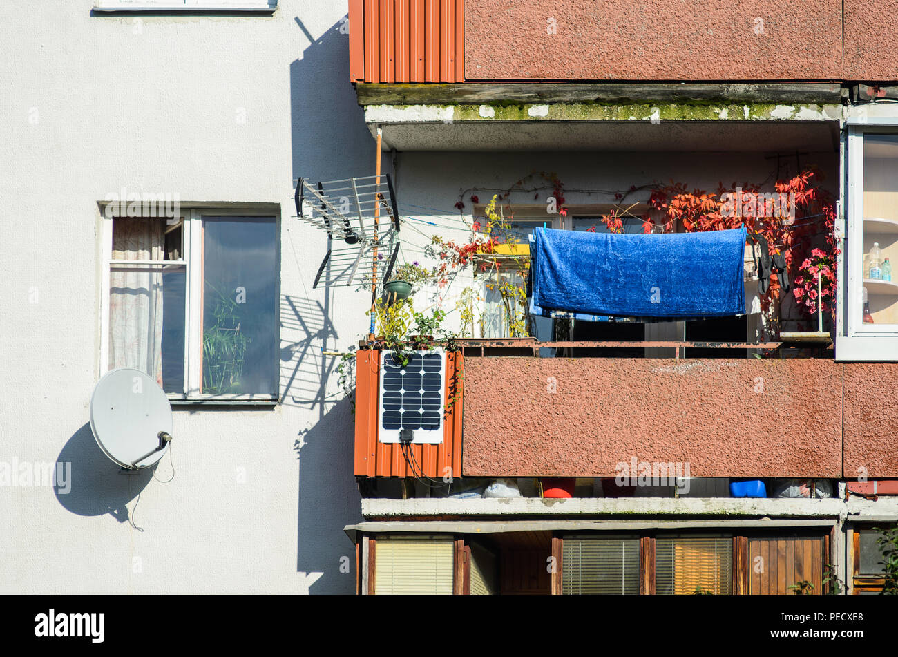 Solar fencing hi-res stock photography and images - Alamy