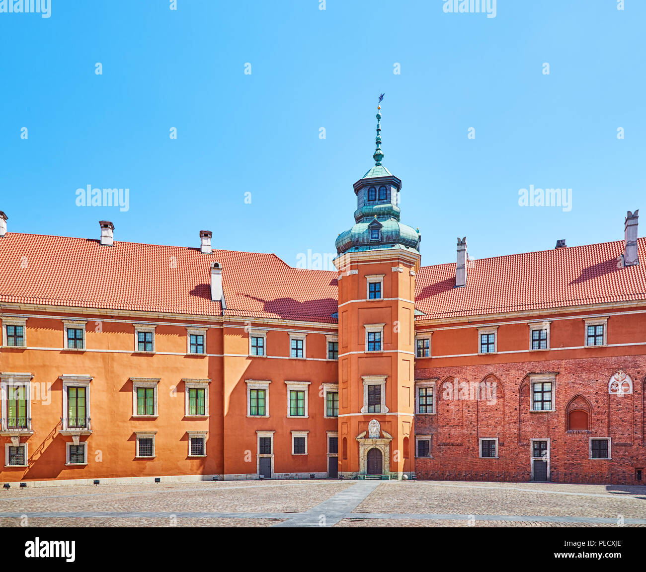 The courtyard of the royal castle in Warsaw, Poland Stock Photo - Alamy