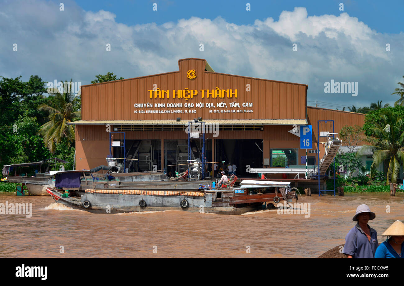 Shipping at mekong delta hi-res stock photography and images - Alamy