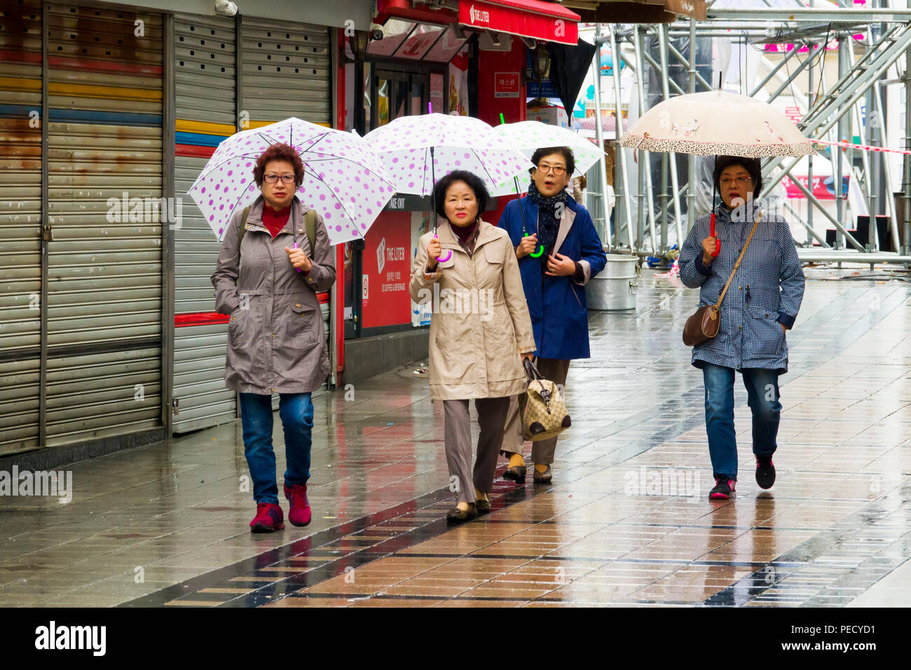 South Koreans High Resolution Stock Photography and Images - Alamy