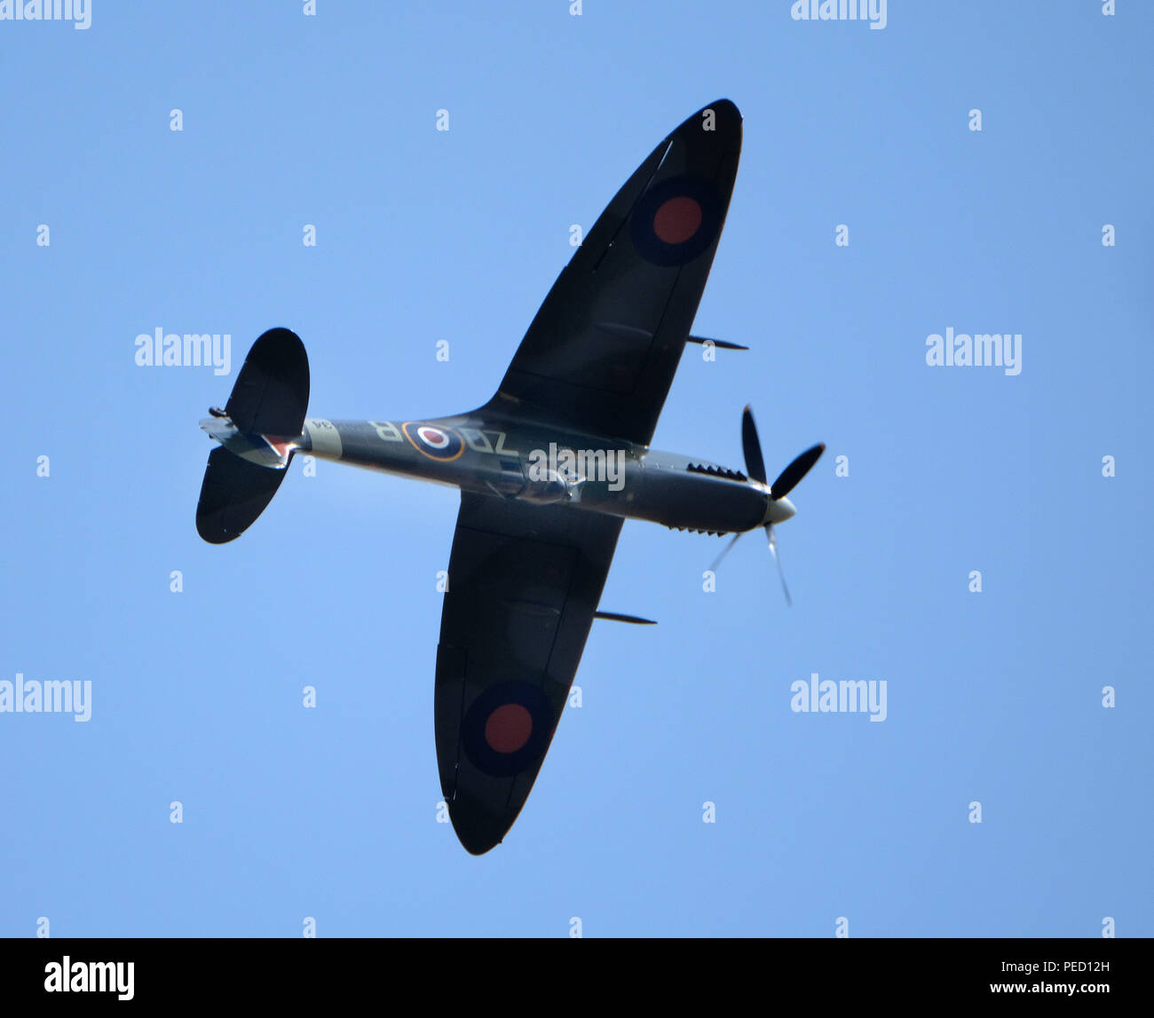 Supermarine spitfire british war hi-res stock photography and images ...