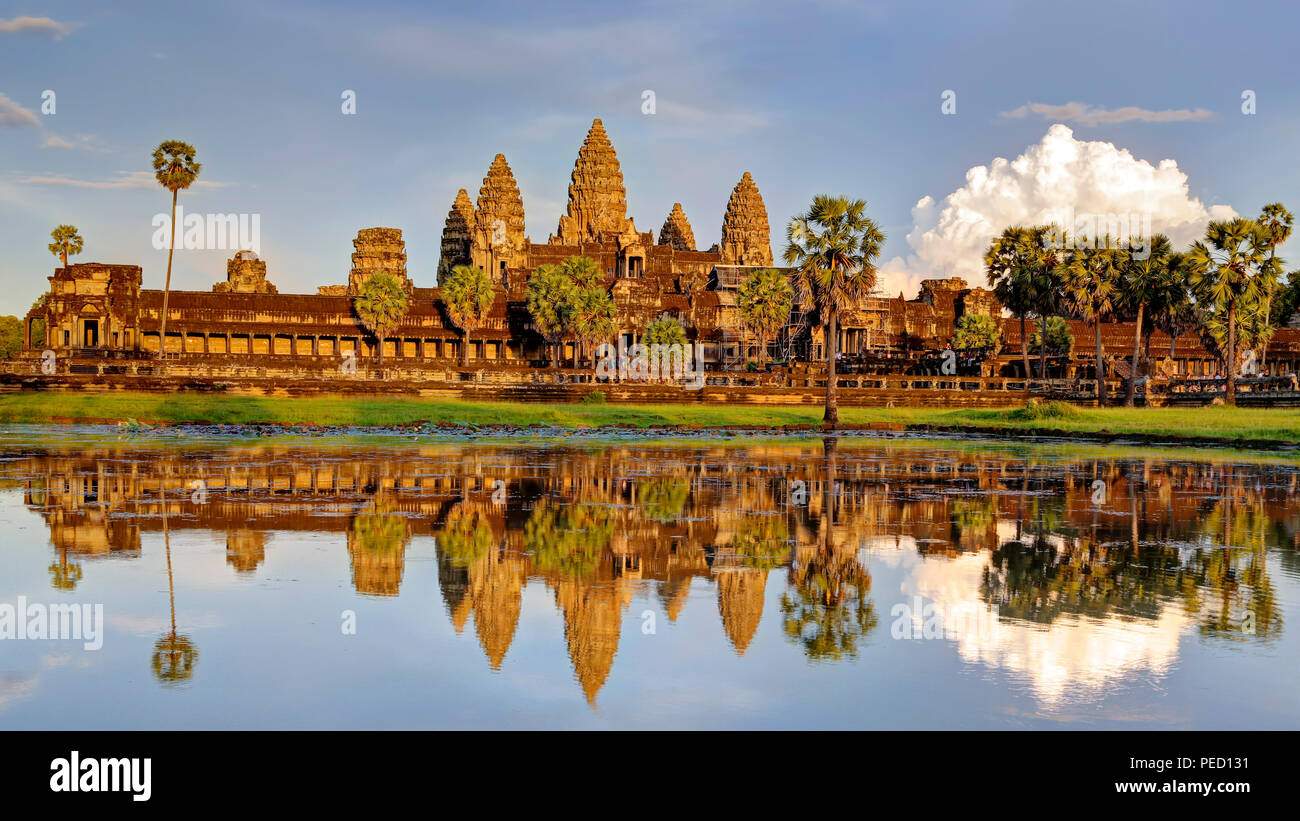 Golden Afternoon Light & Reflection of Angkor Wat Temple, Siem Reap ...