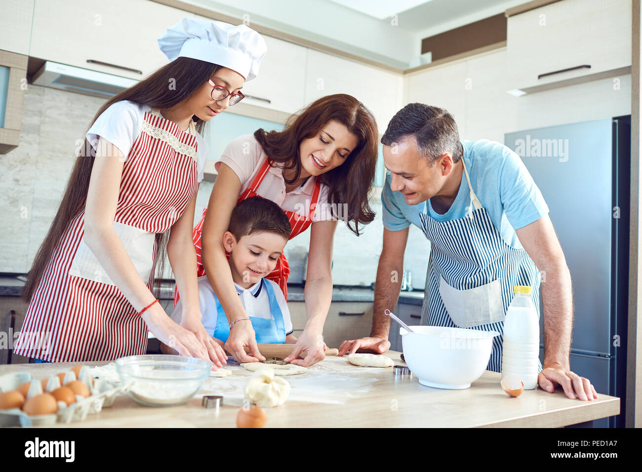 Baking in home kitchen hi-res stock photography and images - Alamy