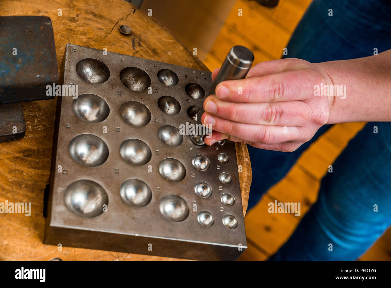 Metalworking craft gold hi-res stock photography and images - Alamy
