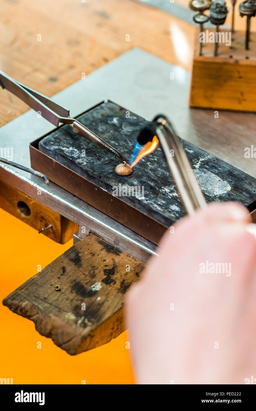 Soldering workbench hi-res stock photography and images - Alamy