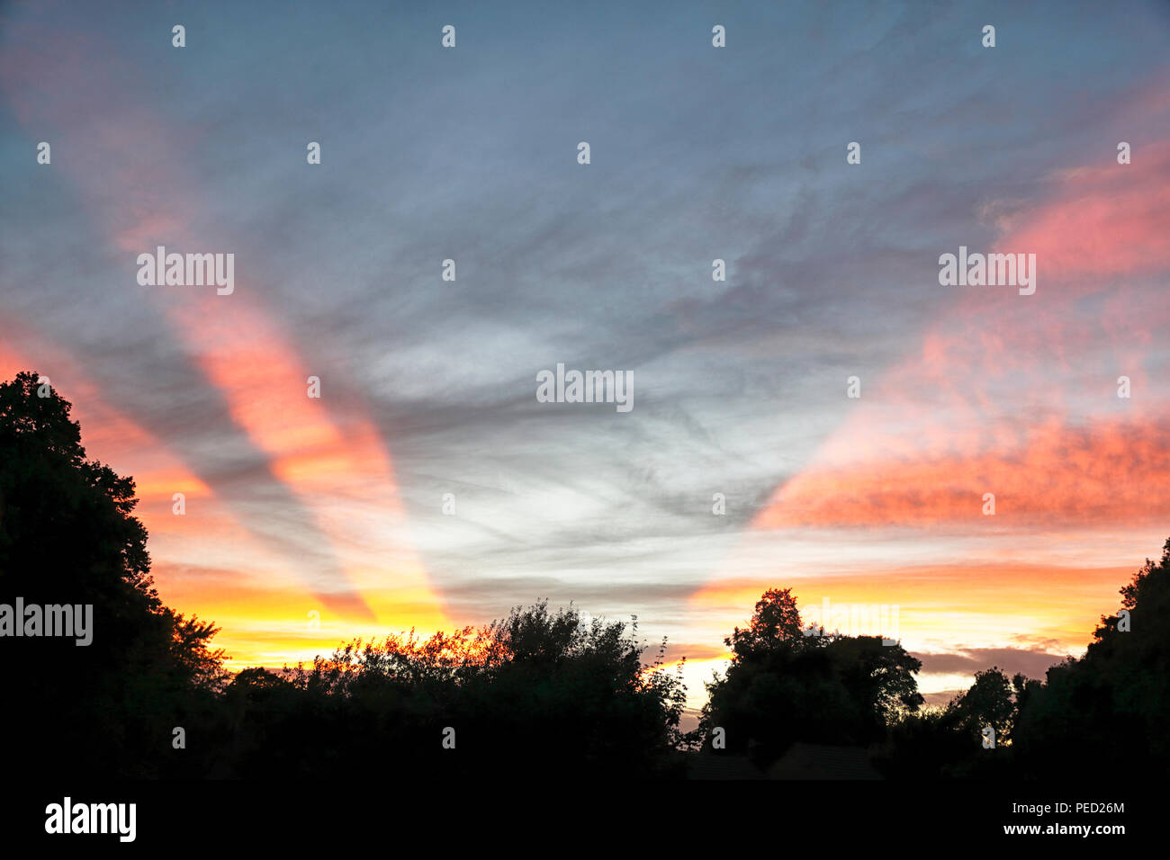 Shafts of sunlight over water hi-res stock photography and images - Alamy