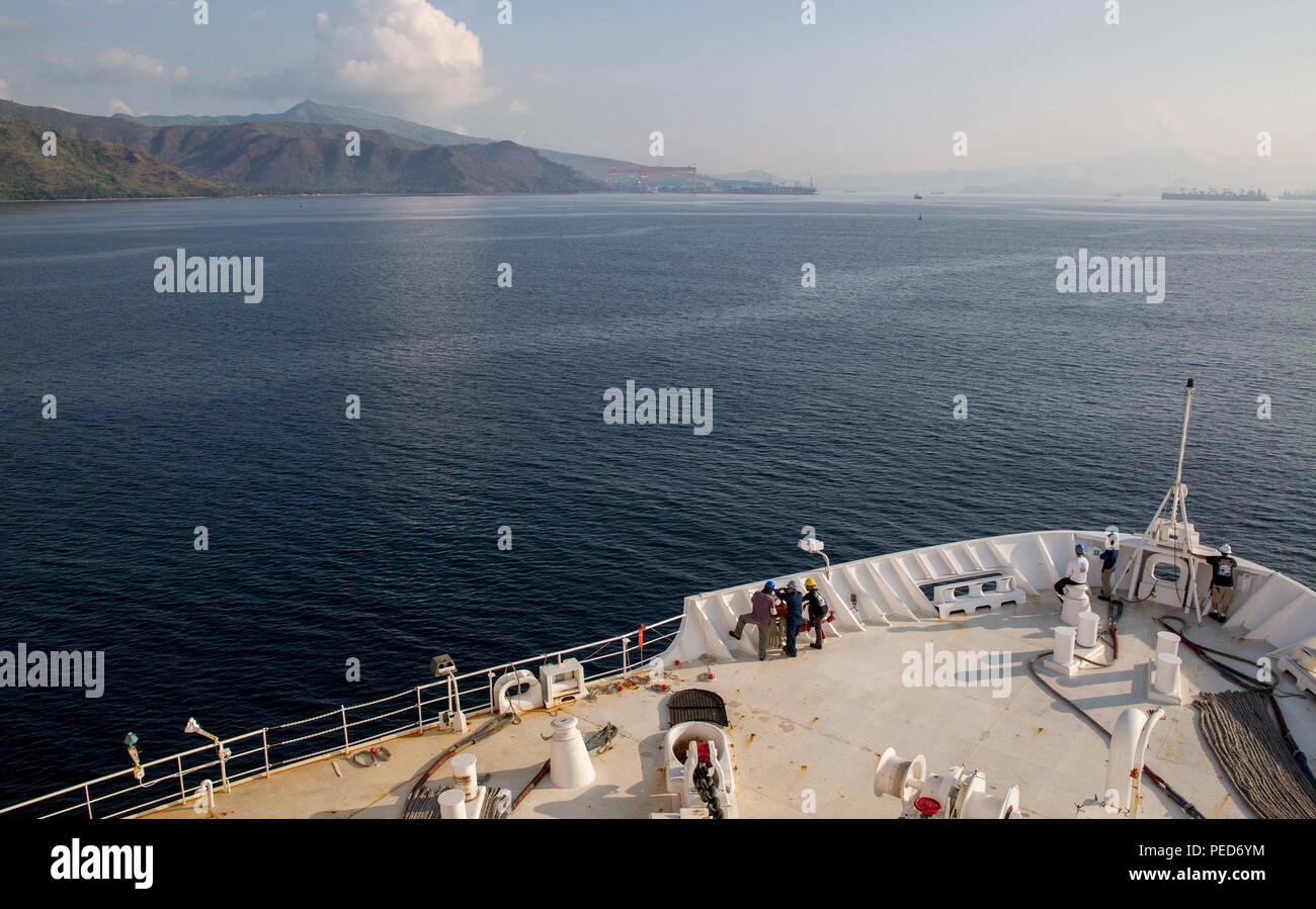 SUBIC BAY, Philippines (Aug. 4, 2015) Military Sealift Command mariners ...