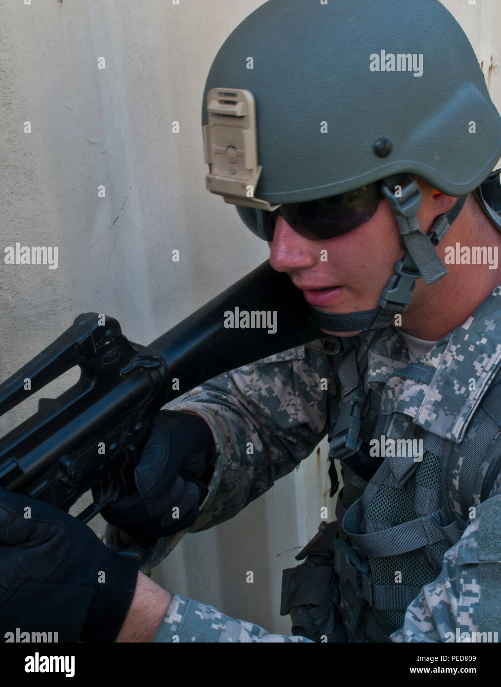 Engineer Soldiers from the 841st Engineer Battalion, Miami, Fla ...
