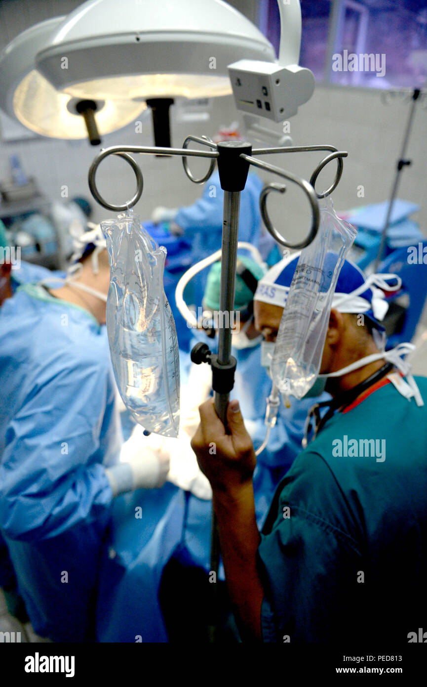 1980s operating room hi-res stock photography and images - Alamy