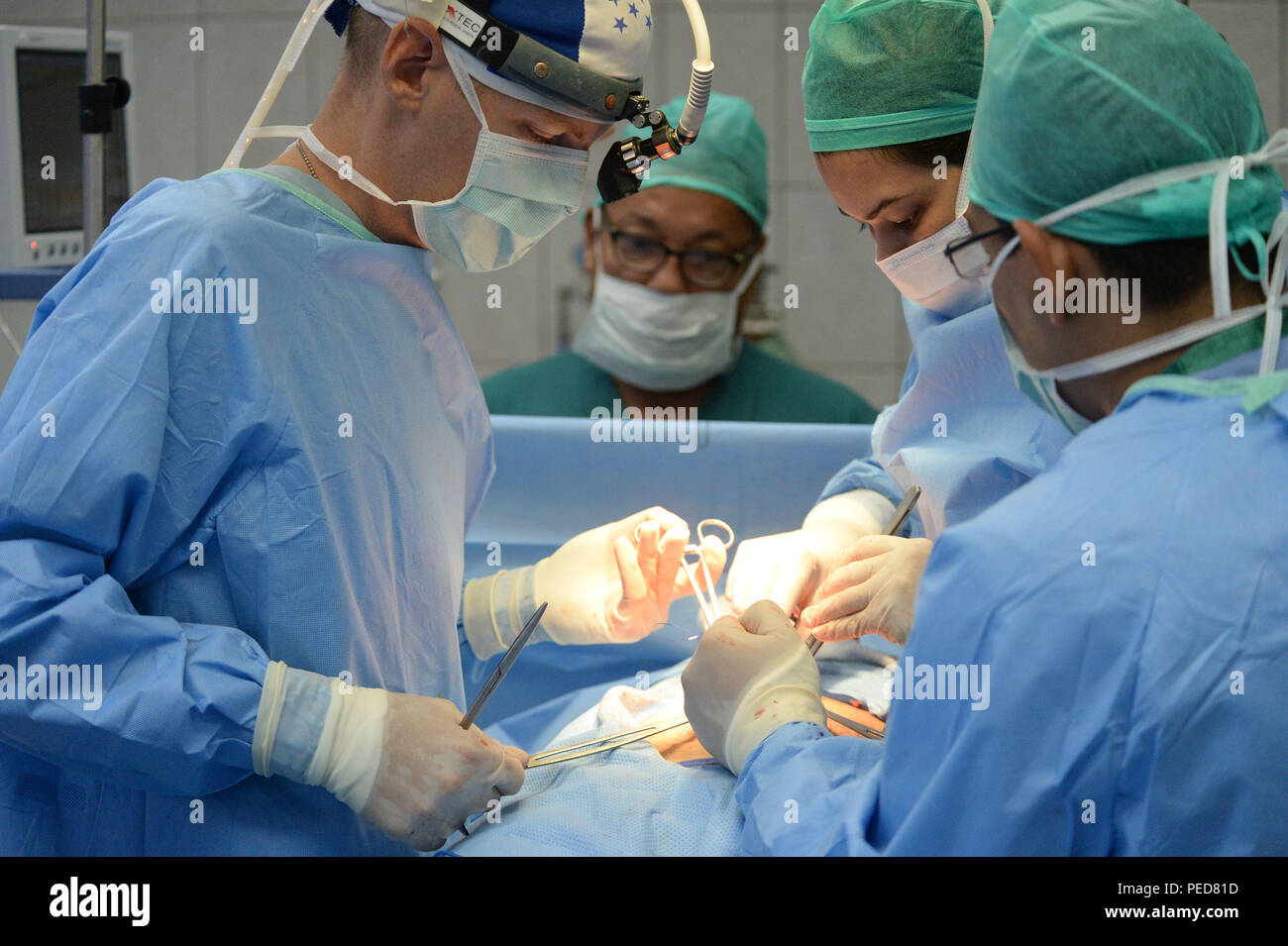 1980s operating room hi-res stock photography and images - Alamy