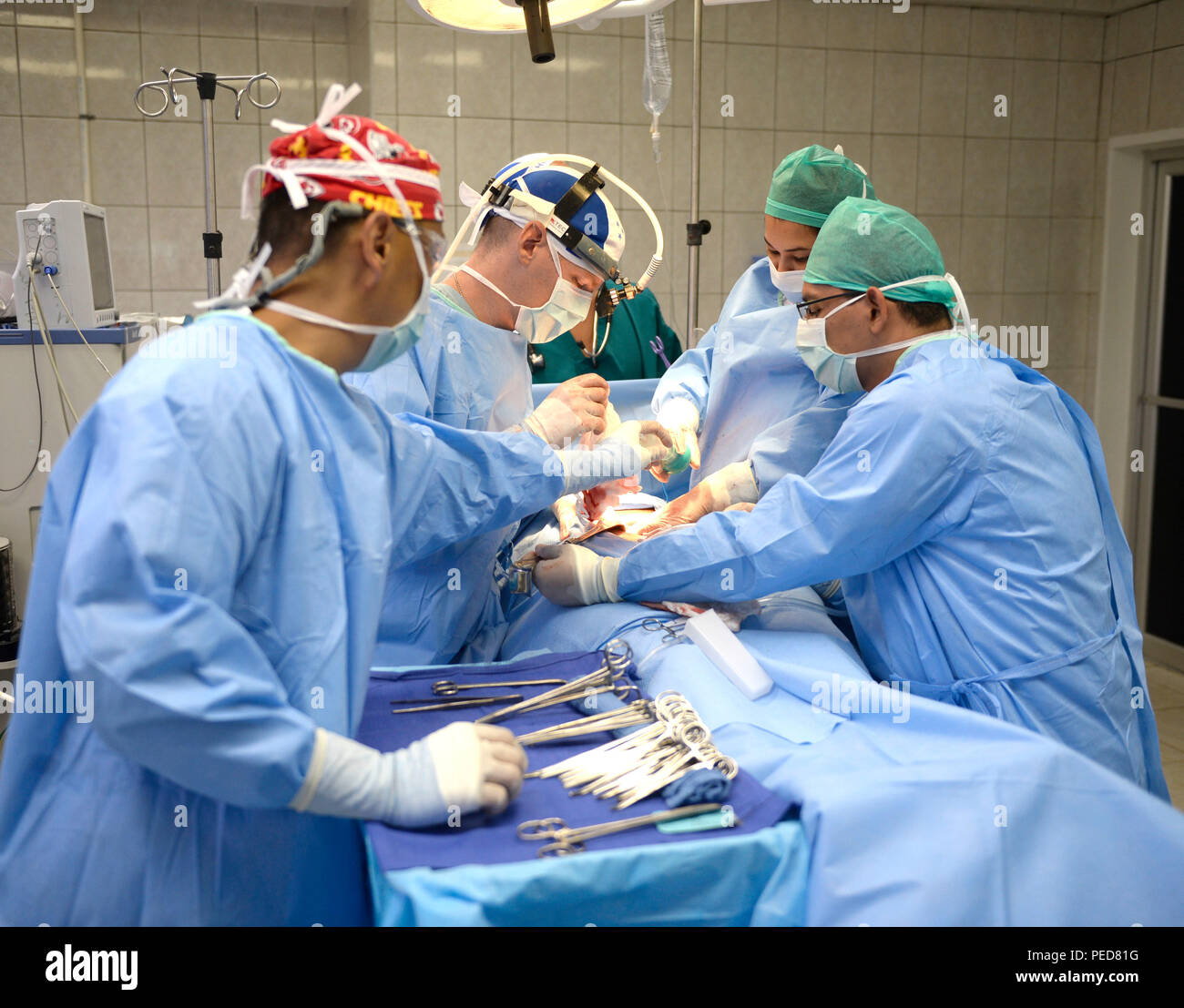 1980s operating room hi-res stock photography and images - Alamy